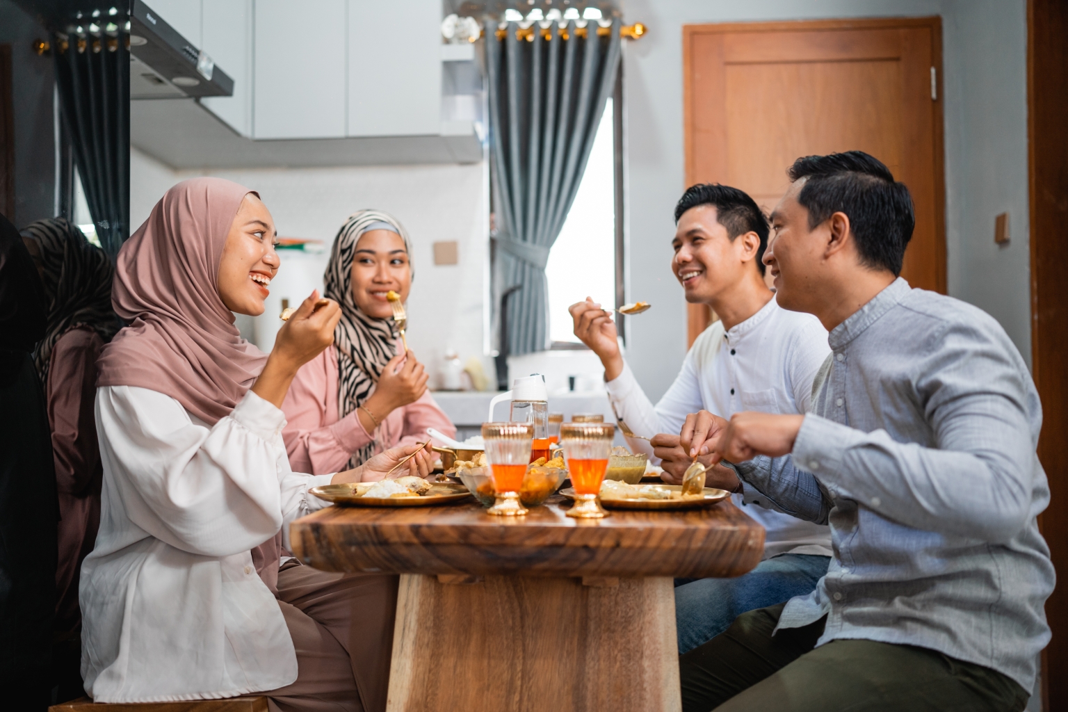 7 Susunan Rundown Acara Bukber 2025, Seru dan Anti Garing! - Tuwaga