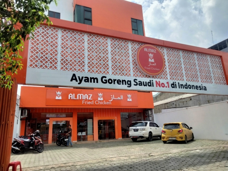5 Fakta Ayam Almaz Fried Chicken yang Lagi Viral!
