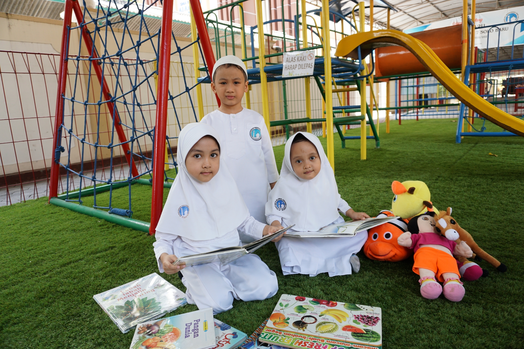 Biaya Sekolah Al Azhar 2025: Estimasi & Cara Mengatur! - Tuwaga