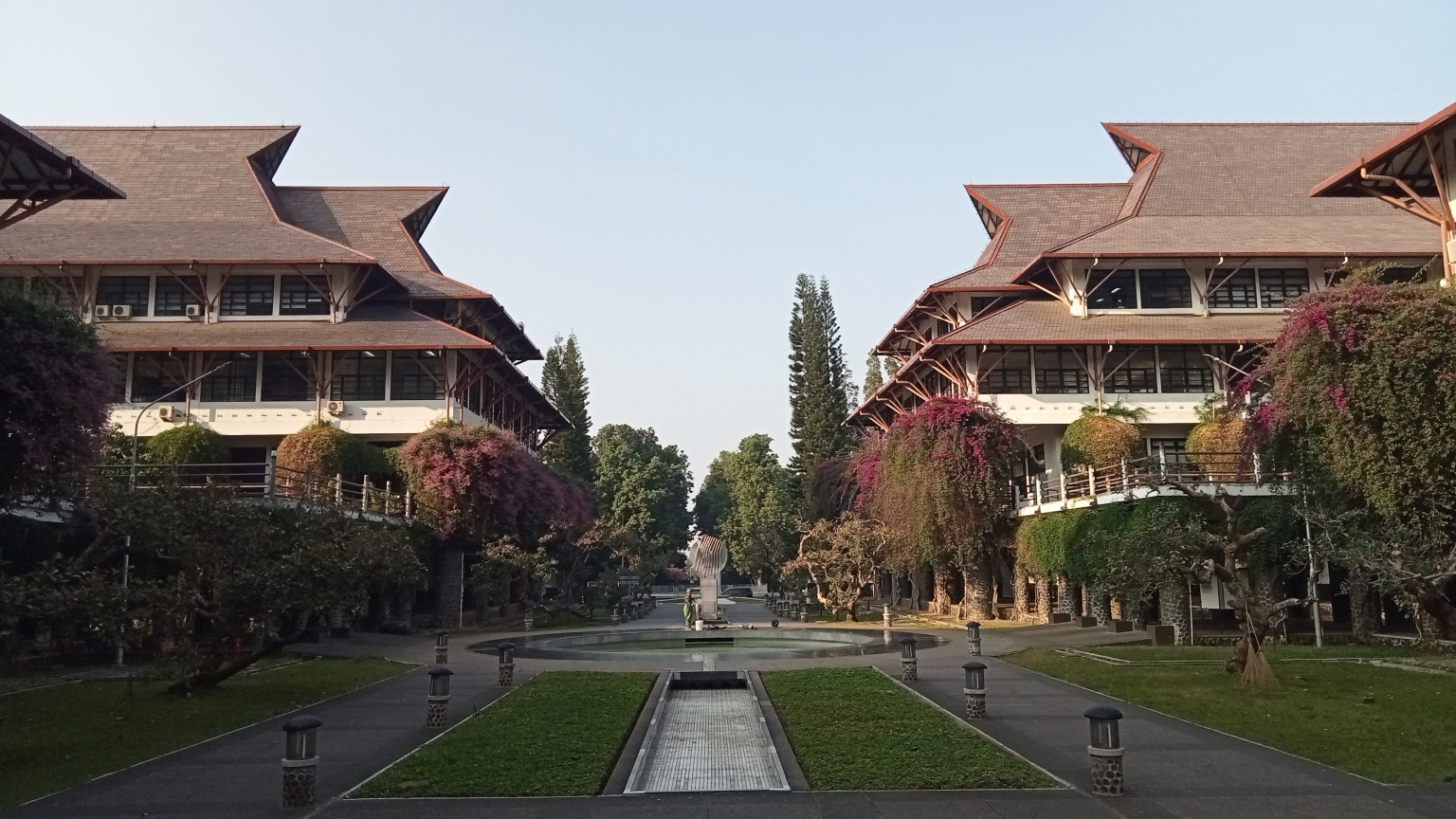 Biaya Masuk ITB 2025: Estimasi UKT & Iuran Pengembangan - Tuwaga